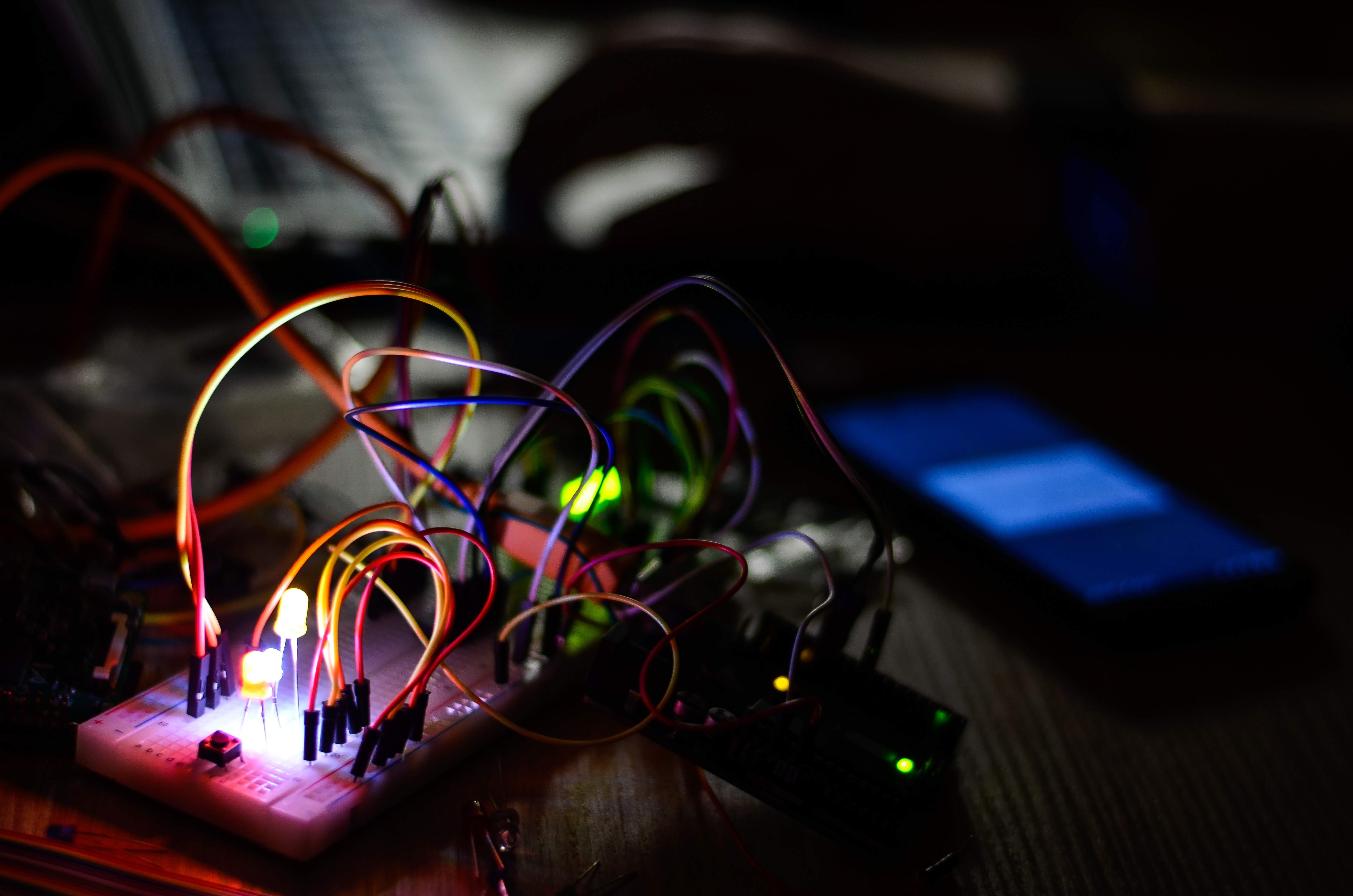Accendi e spegni un LED con Raspberry Pi e Python.